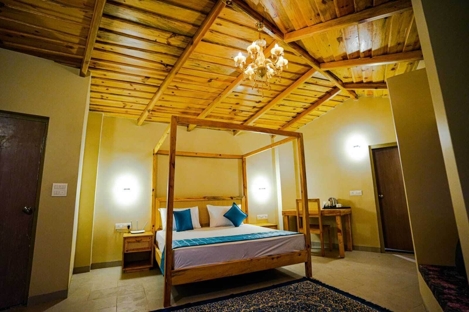 Casa de Campo, vista para a montanha | Secretária, ferro/tábua de engomar 