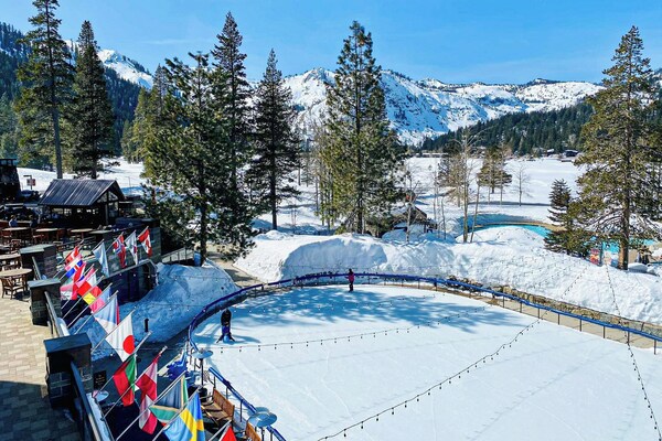 Luxe North Lake Tahoe Getaway In Everline Resort! - Tahoe City, CA