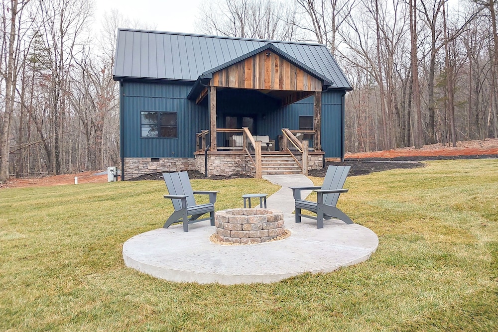 Serene Couple's Getaway W/ Mtn Views In Bedford! - Bedford, VA