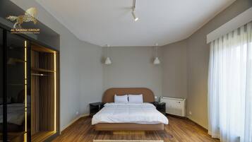 Villa Superior, 5 quartos, vista para a piscina, no piso executivo | Lençóis de algodão egípcio, roupa de alta qualidade