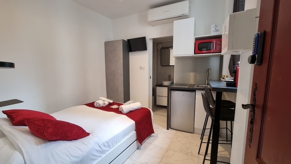 Standard Studio With Double Bed - Cannes