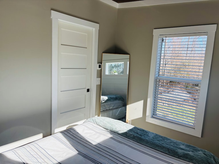 Pet Friendly Tiny House On 2+ Acres In Big Sandy, Tennessee - Camden, TN