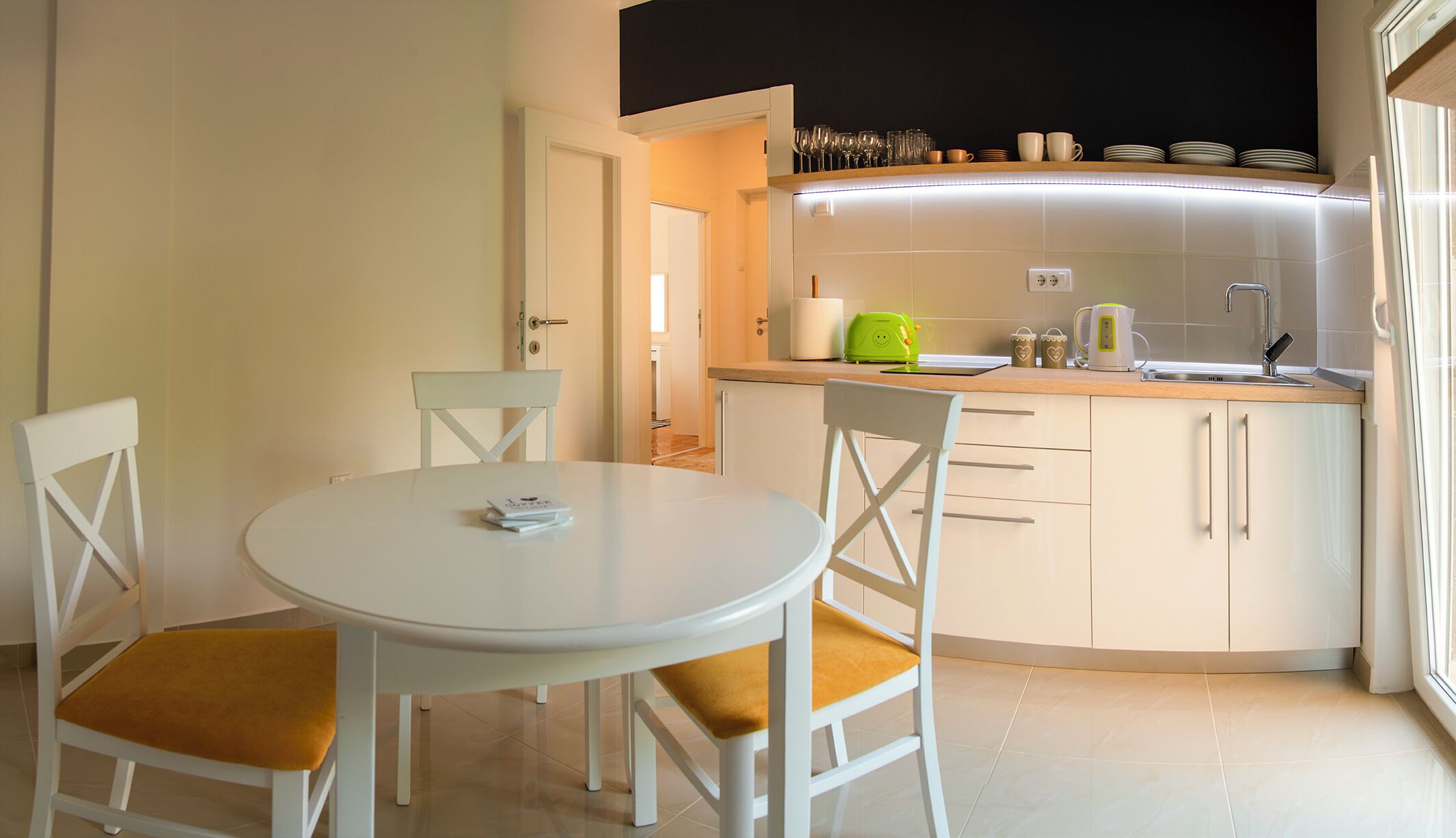 Apartamento Básico, vista para o rio | Restaurantes