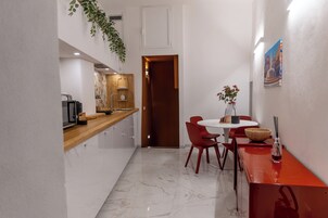 Apartamento conforto, 2 quartos, para não fumantes, cozinha | Opções para refeição