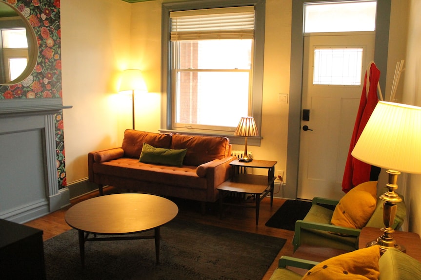 Two-story Row House Amidst Pittsburgh's East Liberty - Turtle, West Mifflin