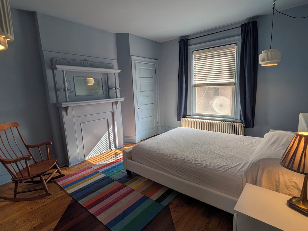 Two-Story Row House amidst Pittsburgh's East Liberty - Pittsburgh | Abritel