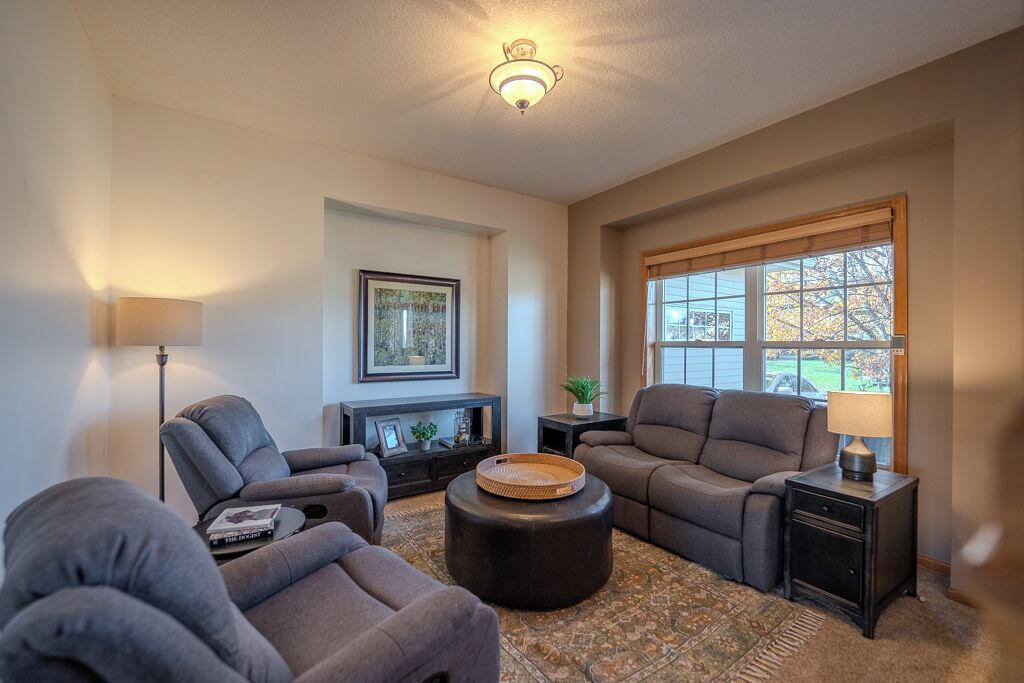 Modern & Spacious 5bedroom Family Home  Near Twin Cities - Farmington, MN