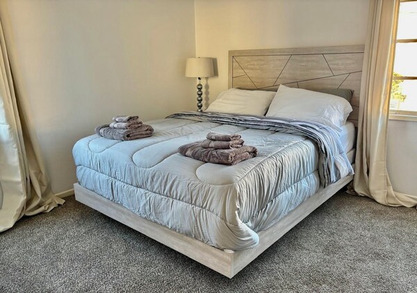 Sma Apartments - Marina del Rey