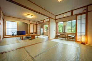 Quarto quádruplo em estilo japonês | Wi-fi grátis 