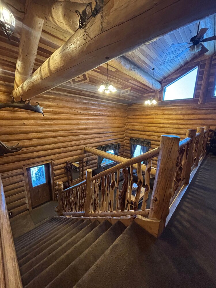 Forest Nap Room @ Alaska Knotty Pine B&B Reviews, Deals & Photos 2026 ...