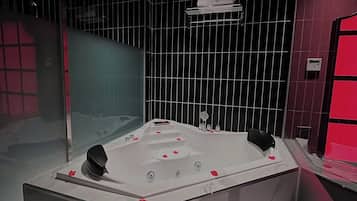 Quarto casal superluxo, 1 cama King, para não fumantes | Banheira de imersão