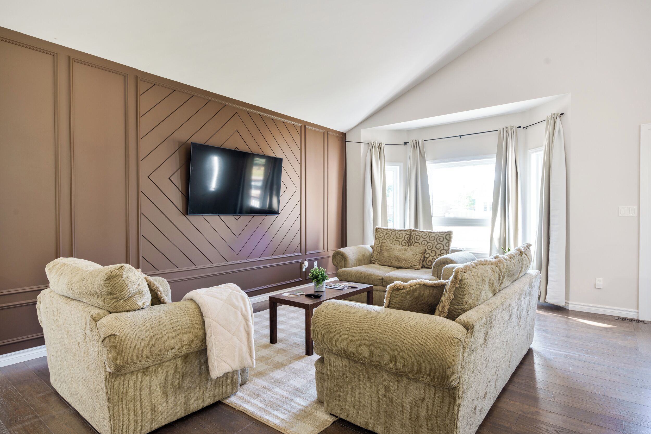 Cozy Couple Retreat, 2 Bdr Apt, Bbq - Kawartha Lakes