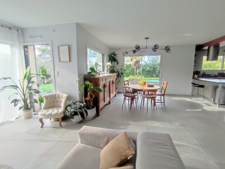 Maison Calme & Lumineuse, Piscine Chauffée, Jardin Plein Sud - Vannes