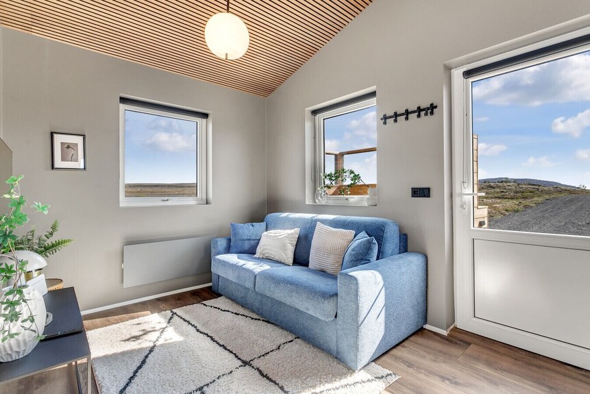 ÞIngvallavatn Scenic Cabin With Hot Tub & Sauna - Iceland