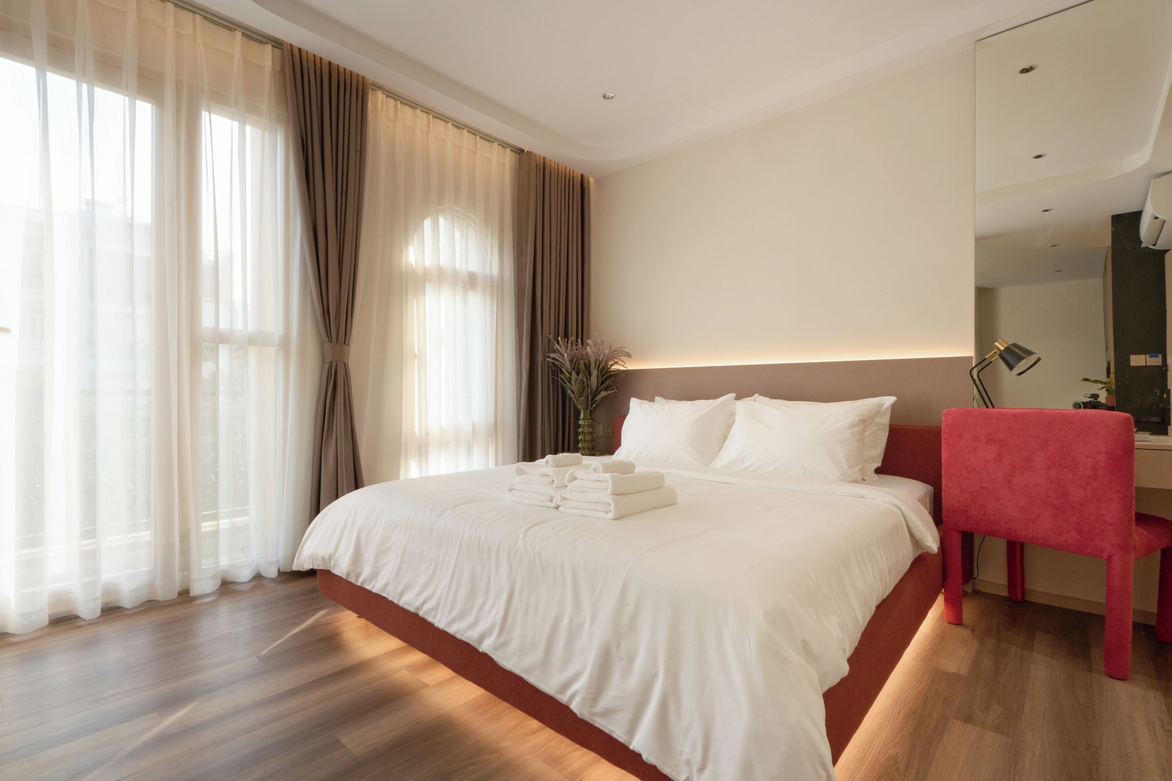 Escrivaninha, espaço de trabalho para notebook, Wi-Fi de cortesia