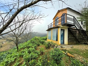 Quarto Duplo ou Twin Económico, varanda, vista para a montanha | Exterior