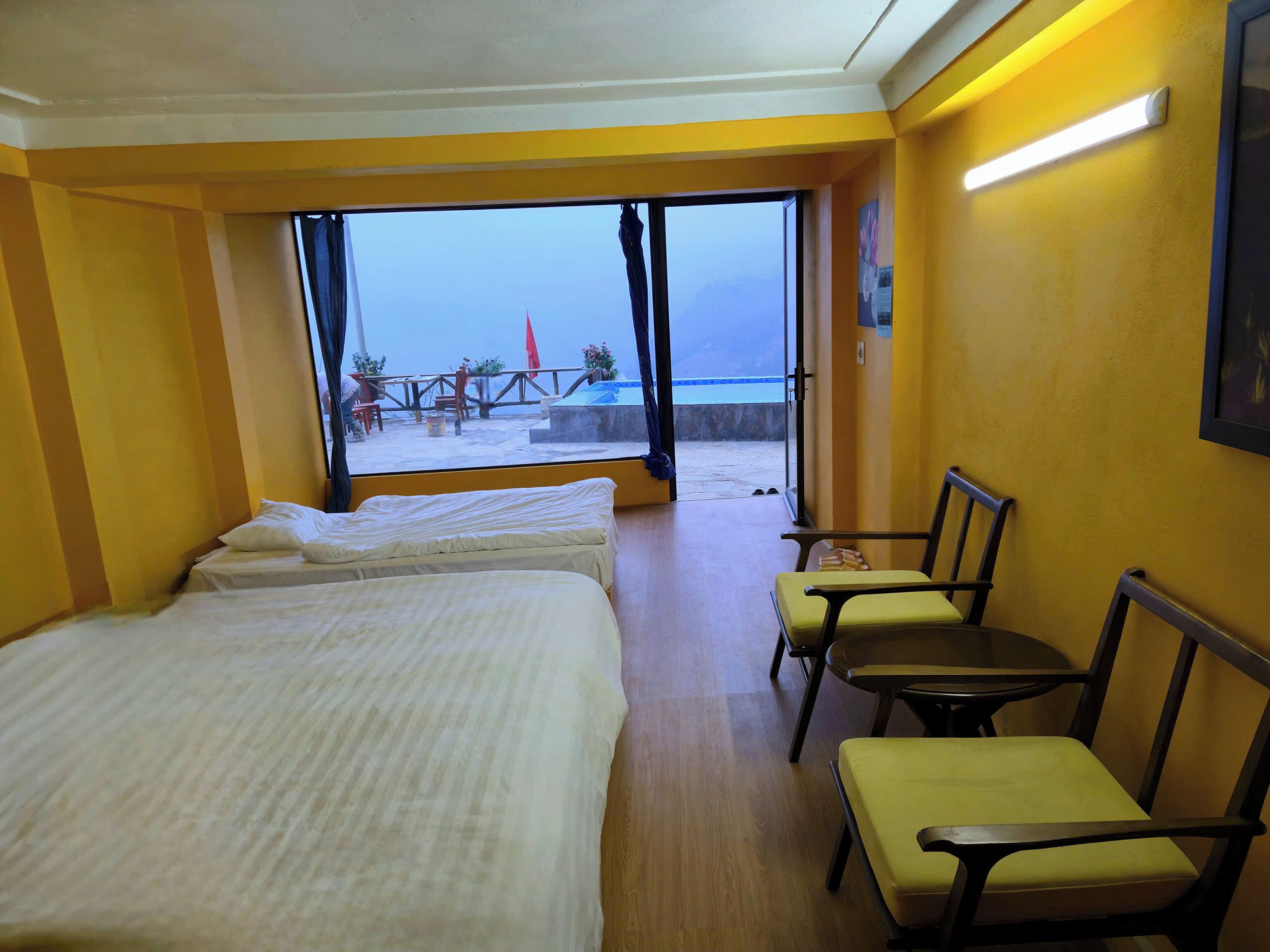 Quarto Duplo ou Twin Deluxe, varanda, vista para o vale | Com decoração personalizada, com mobília individualizada, secretária 