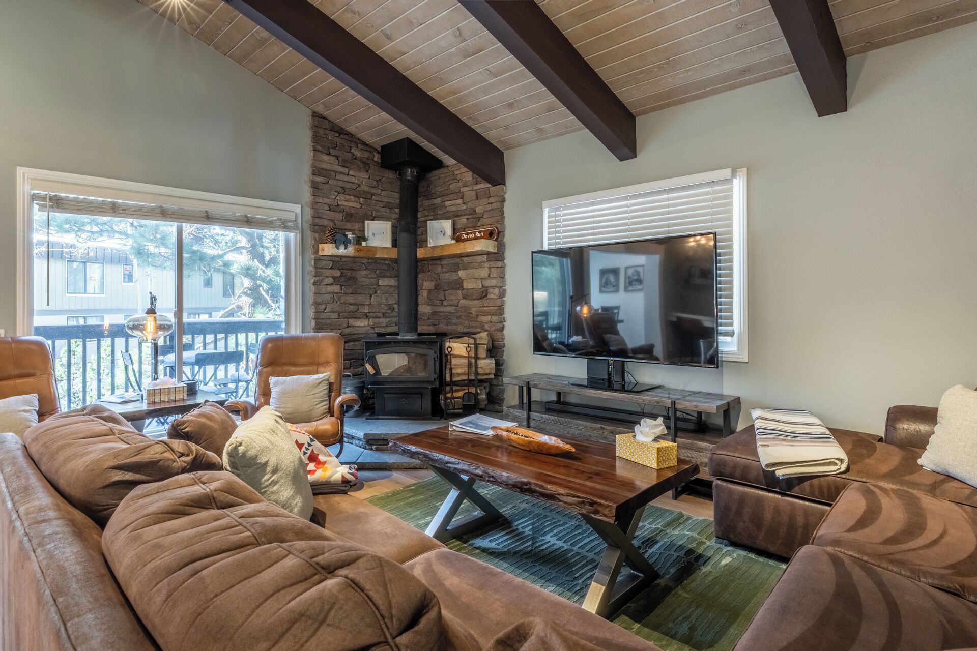 Relaxed Mountain Living In The Heart Of Mammoth - Mammoth Lakes, CA