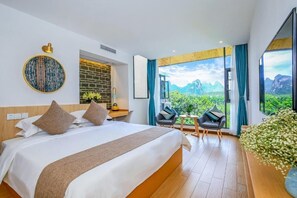 Quarto casal superior | Quartos à prova de som, Wi-Fi de cortesia