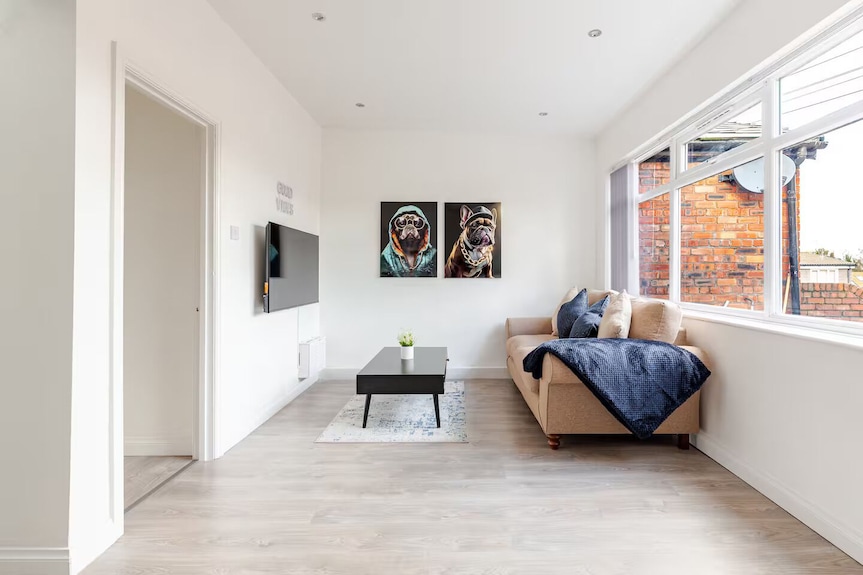 Stylish 2 Bed Private Apartment - Liverpool - *Newly Refurbished* Free Parking - Speke - Liverpool