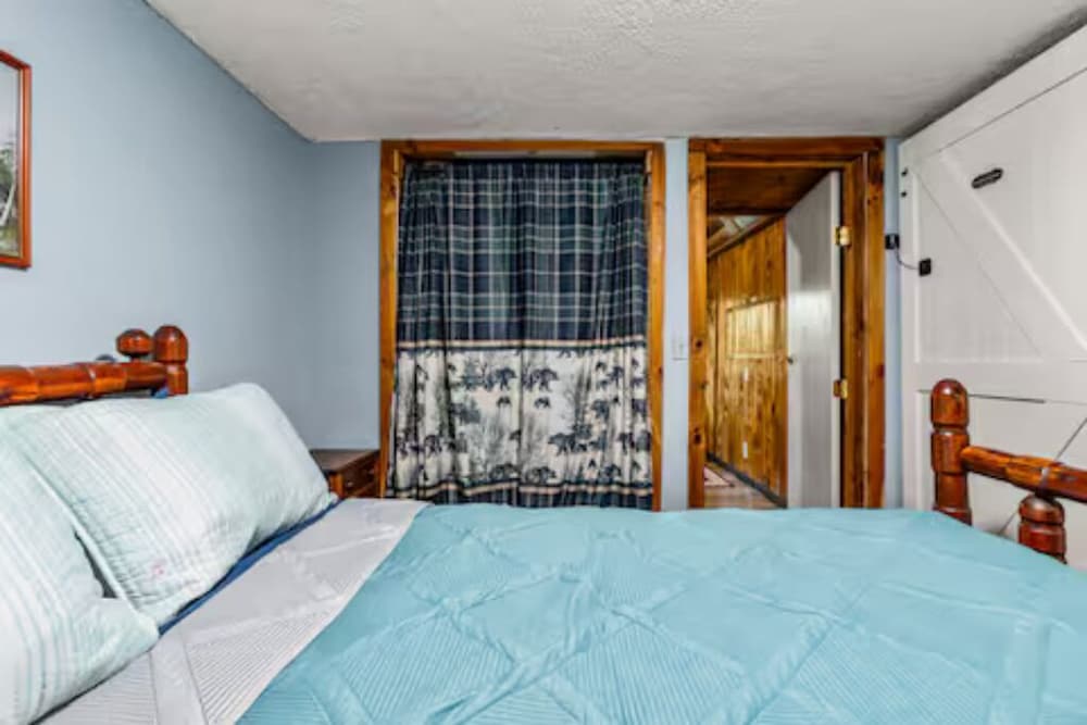 Mountaintop Cabin - Hot Tub - Natural Bridge 3mile - Aktuelle ...