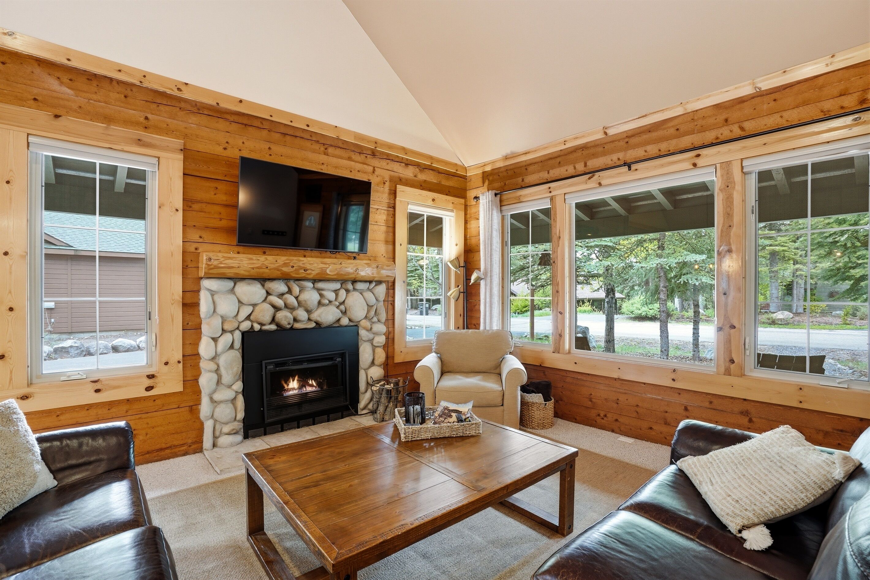 Two Masters | Pool | Hot Tub | Pickleball | Tennis - McCall, ID
