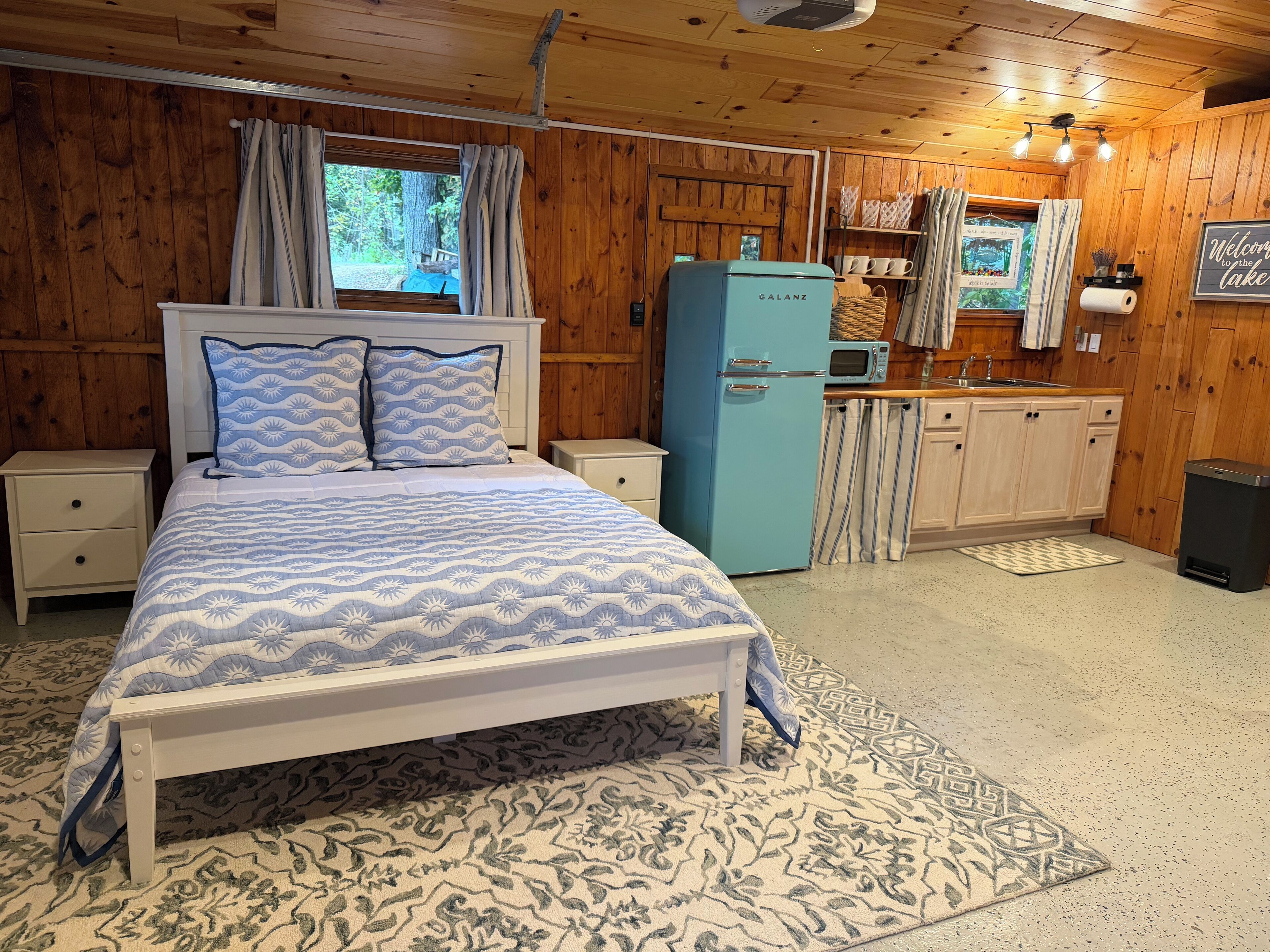 Lakefront Rustic Cabin Retreat With Outdoor Shower - Torch Lake, MI