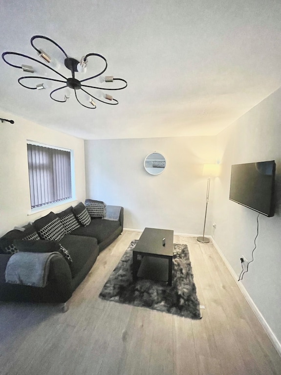 3 - Bedroom House In Bletchley| Ready For Contractors & Guests |Milton Keynes - Harrow
