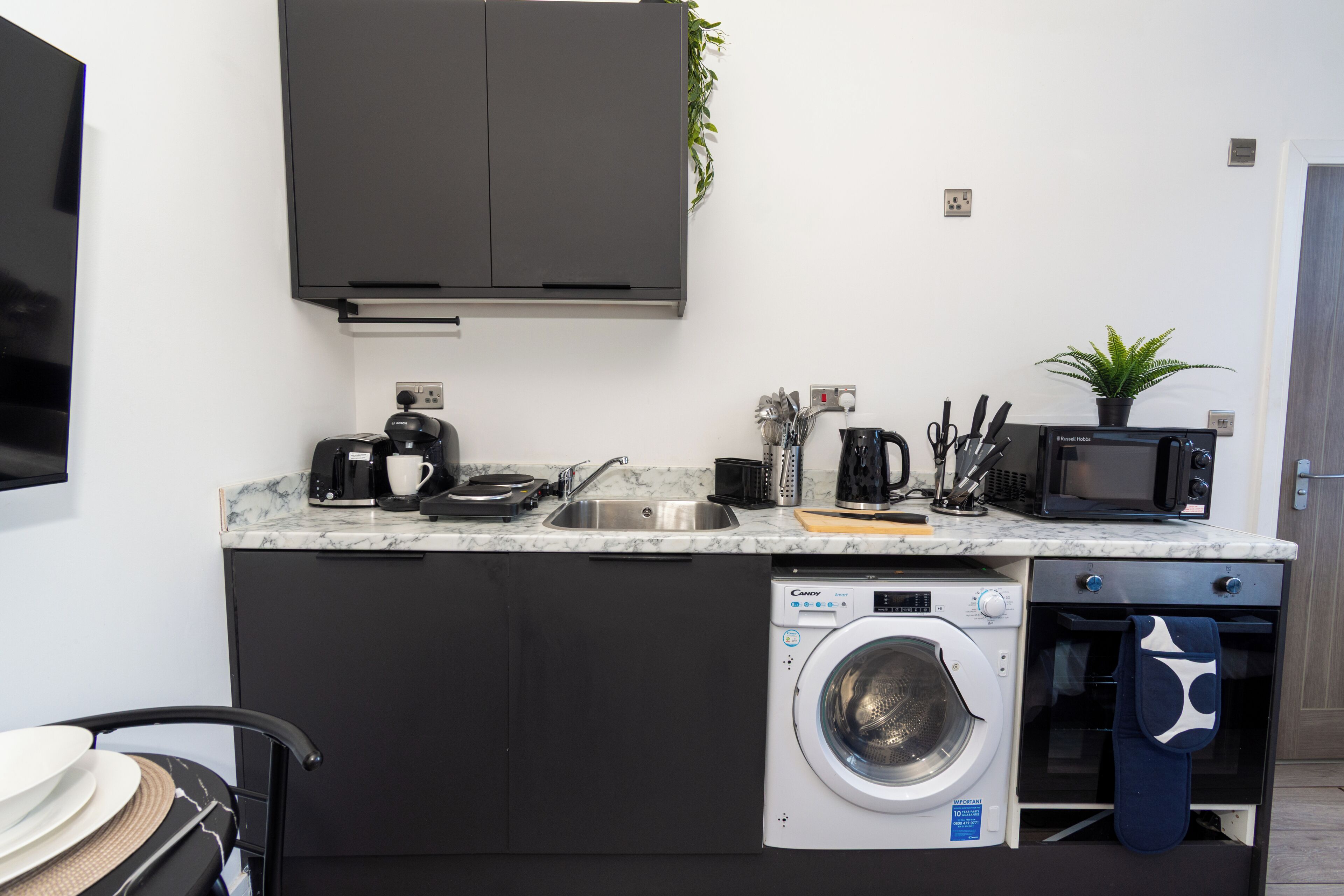 Estúdio Deluxe | Cozinha privada | Minifrigorífico, um micro-ondas, um forno, uma placa de cozinha 