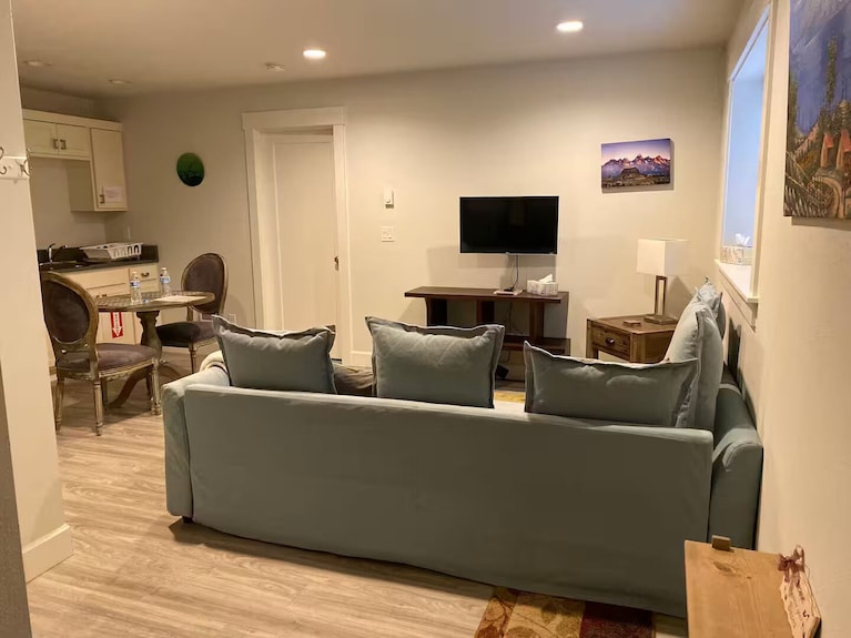 Urban Portland Retreat Near Charming Irvington Neighborhood - Portland, OR