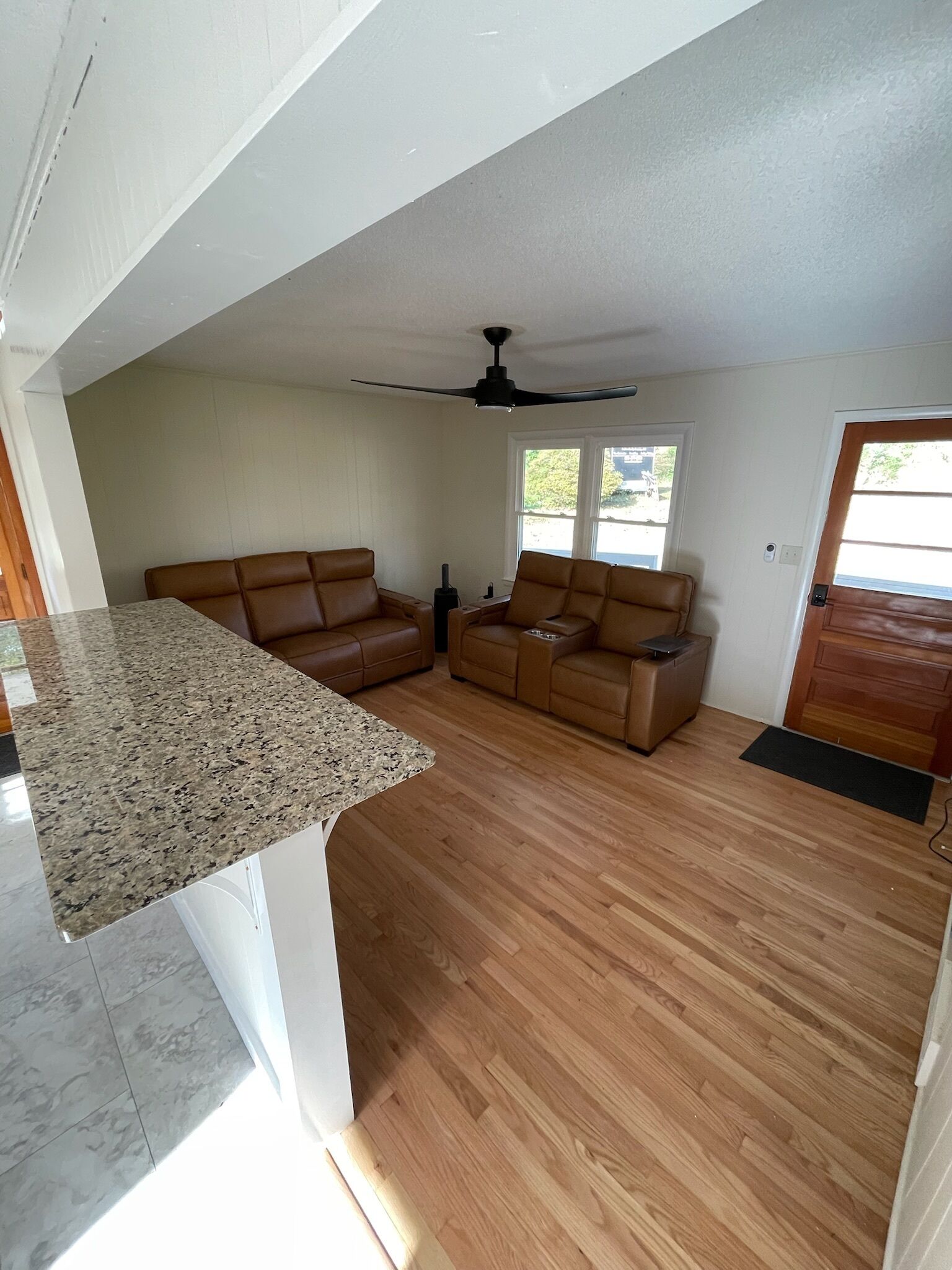 Modern 3br Reservoir Retreat  King Bed  Updated Kitchen  Near Downtown - Brevard, NC