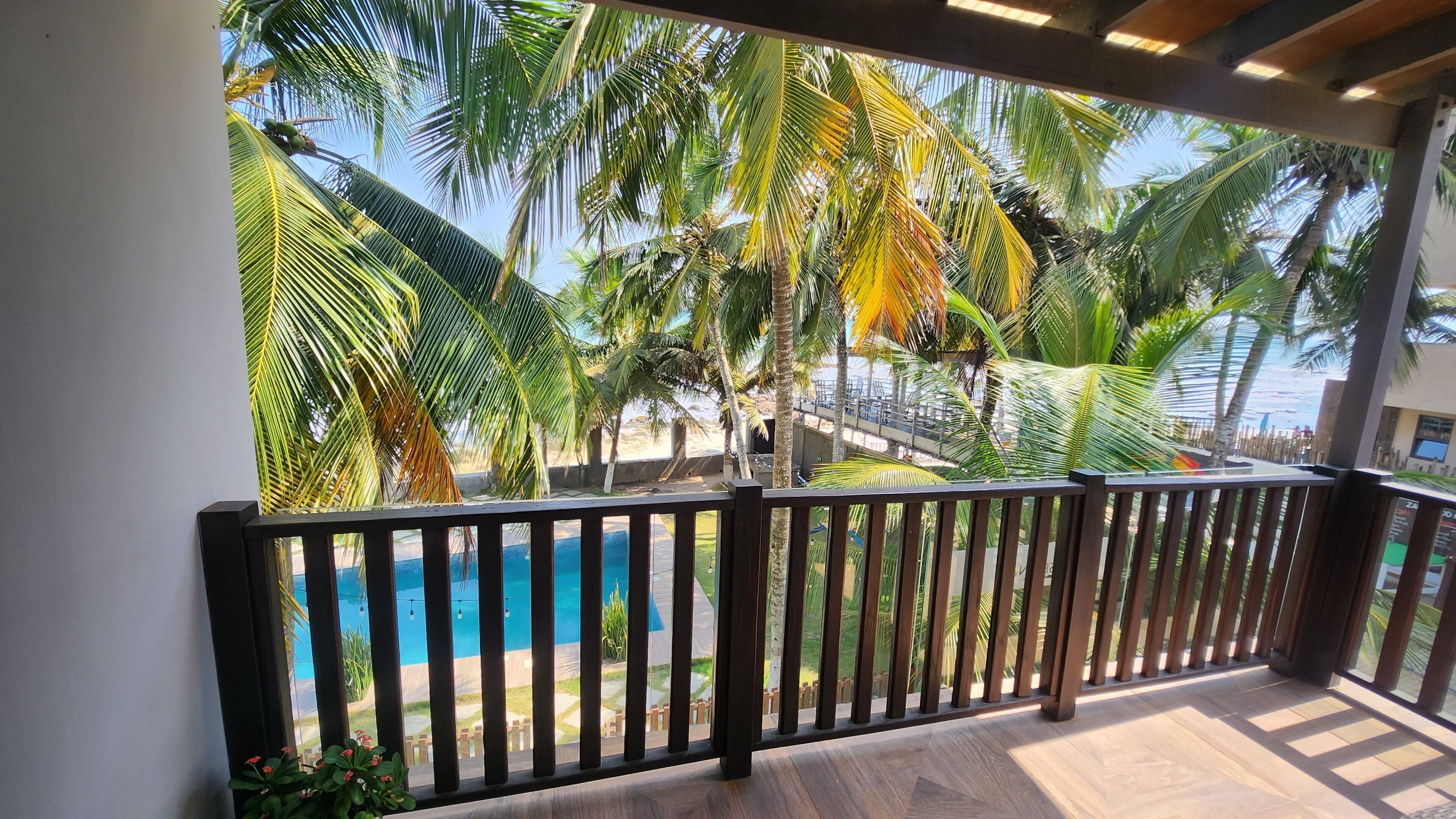 Apartamento Familiar em Condomínio Fechado, vista para a praia | Terrenos do alojamento