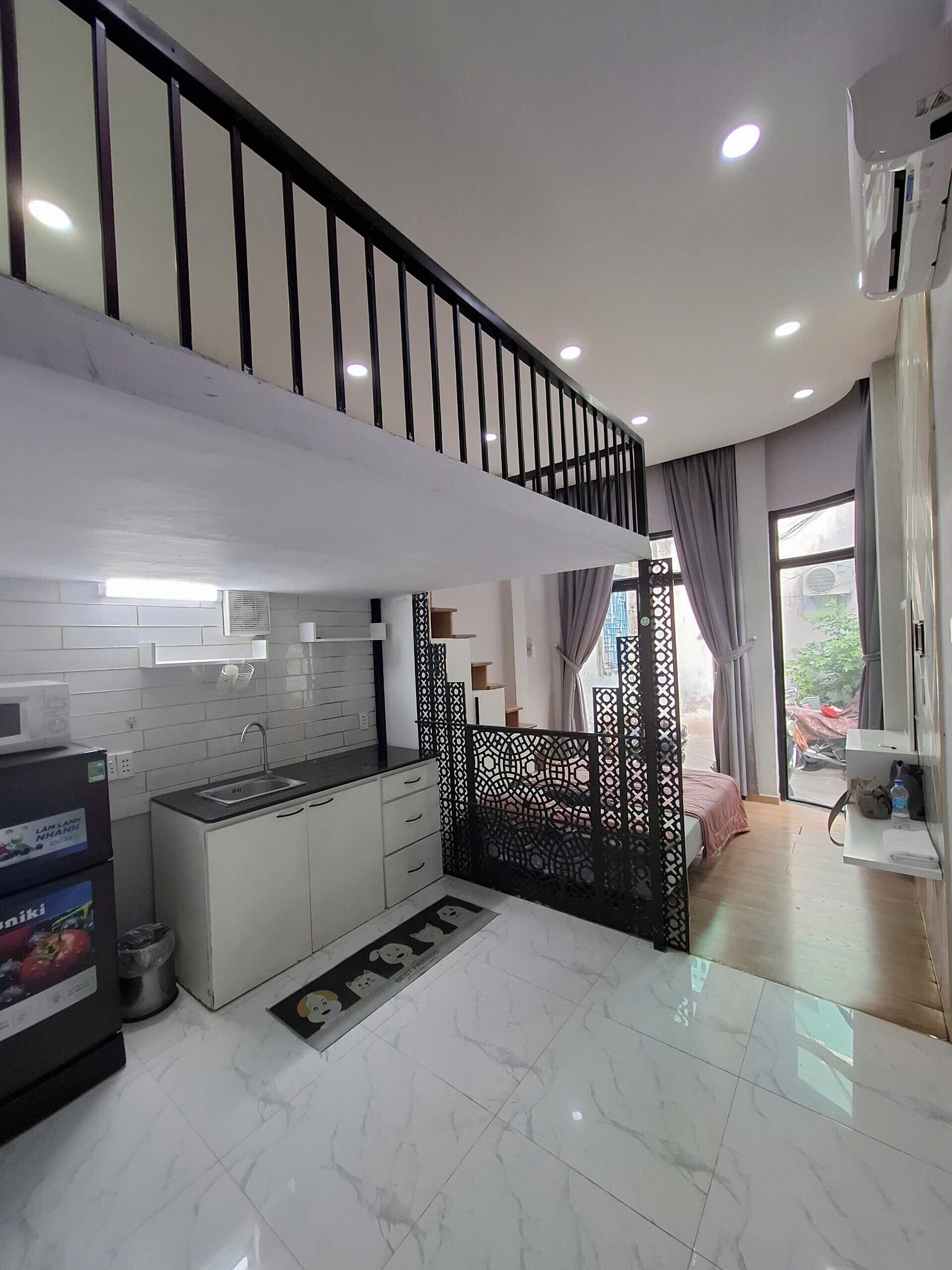 Quarto Familiar | Cozinha privada | Um frigorífico, um micro-ondas 