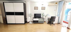 Apartamento, sacada, vista para a cidade | Parte interna