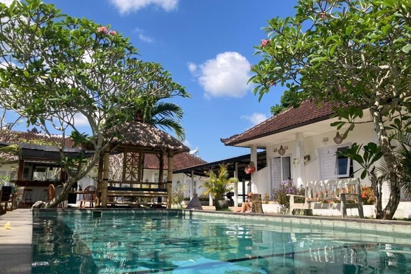 Quarto casal superior, vista para a piscina | Piscina | Piscina externa