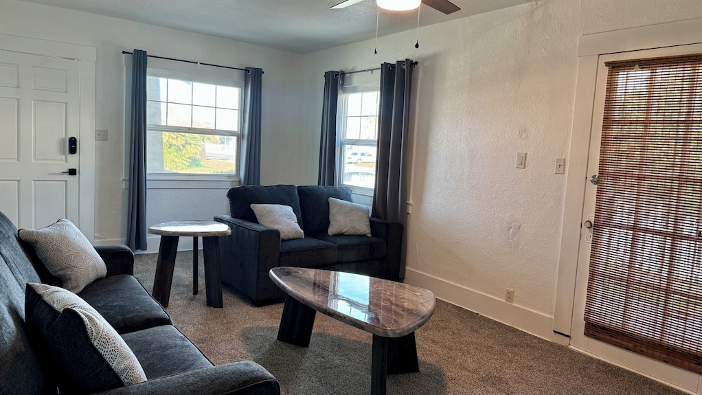 2br Home Near Downtown - King Bed Comfort - Lemoore, CA