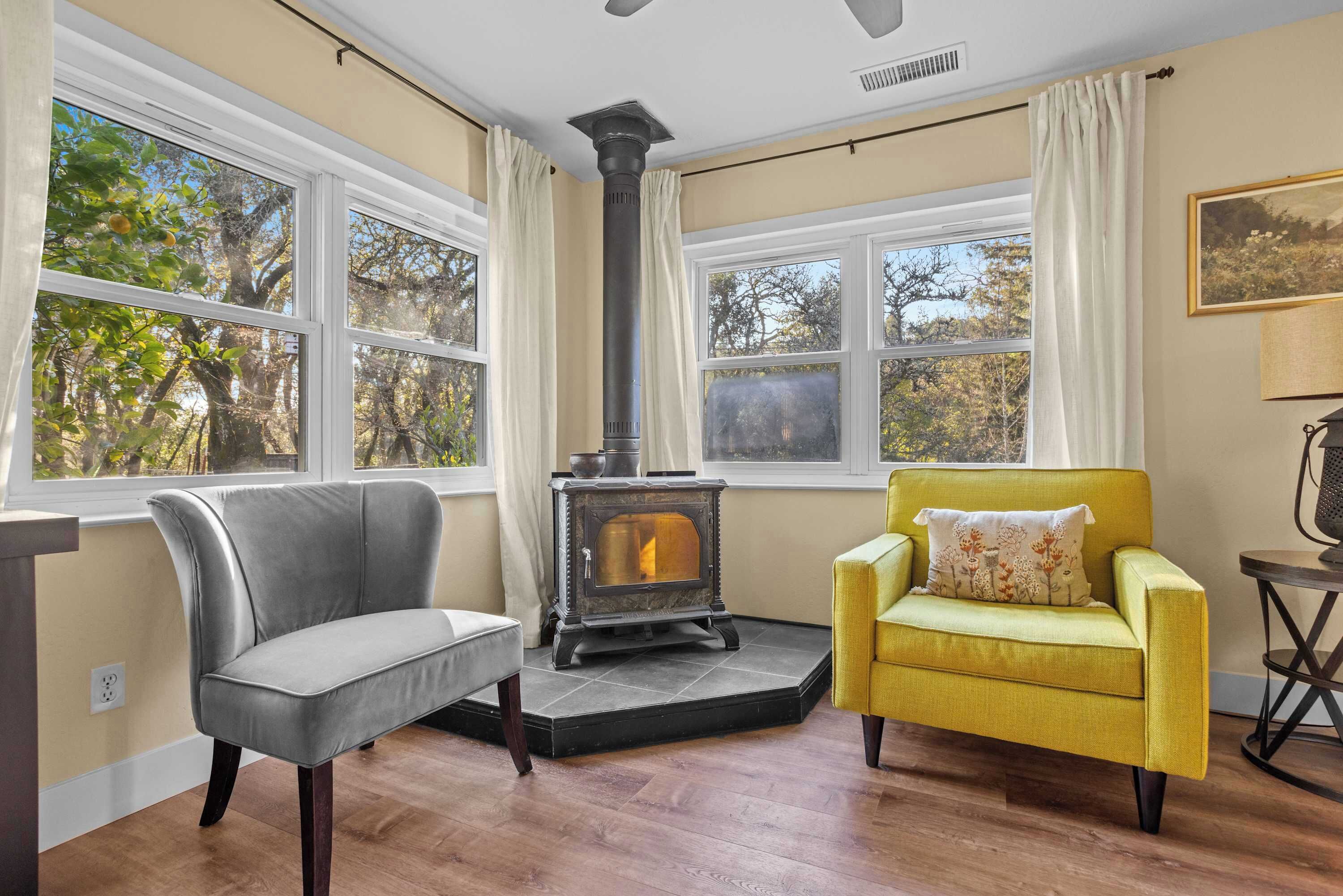 Newly Remodeled Wine Country Cottage Near Wineries - Geyserville, CA