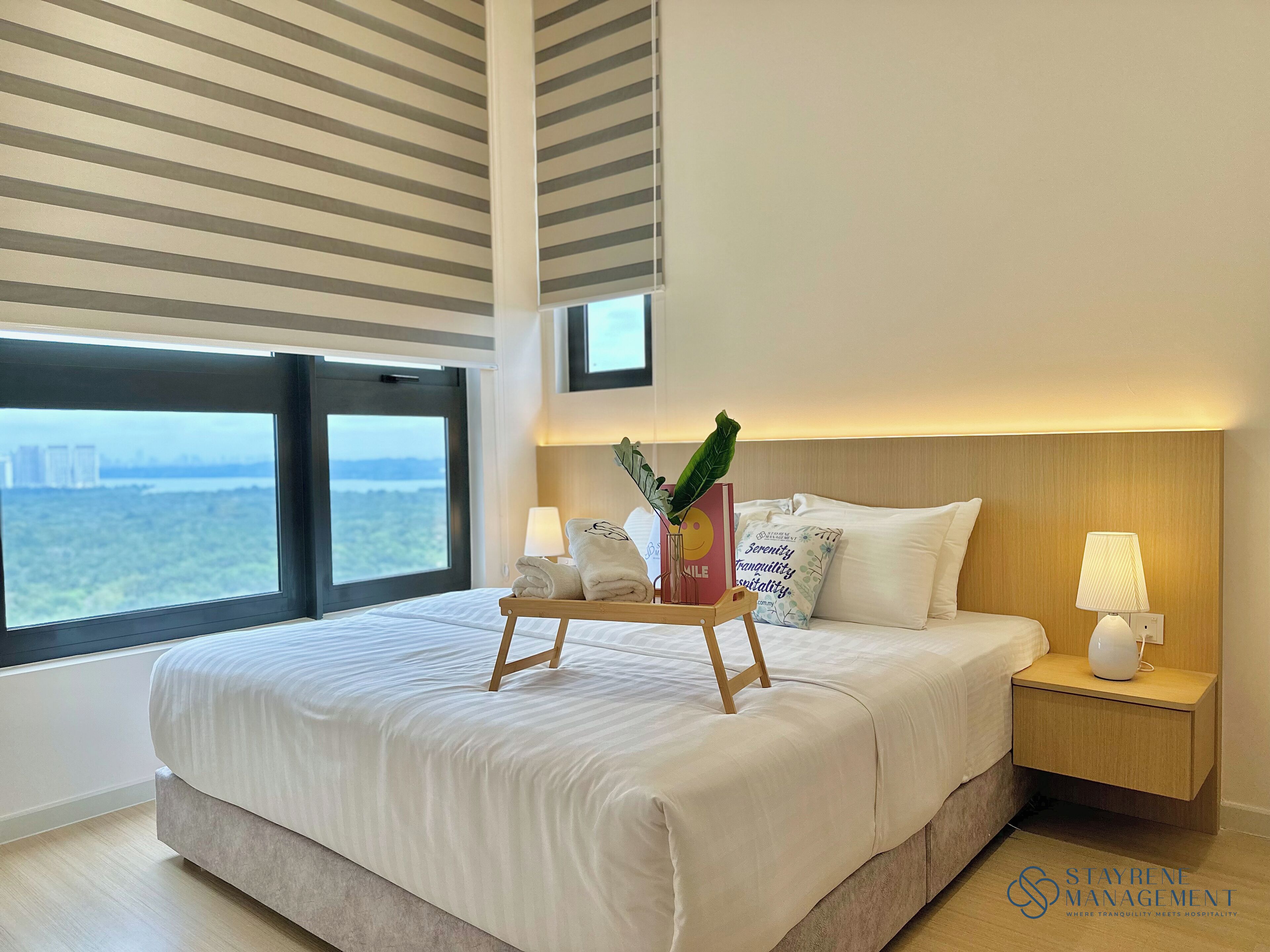 Dúplex Deluxe, 2 quartos, Vista para a cidade | Cortinas/cortinados opacos, ferro/tábua de engomar, Wi-fi grátis 