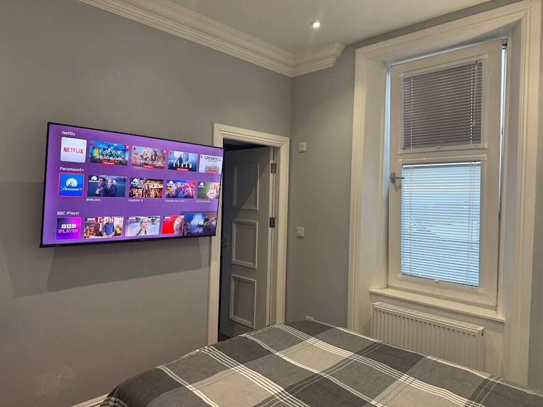 Laurieston Inn - Exclusive Double En-suite Room - Falkirk