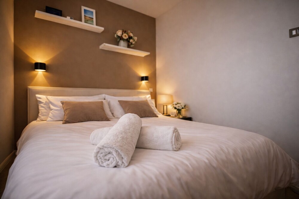 Stunning Eiffel Tower View Luxury Flat with Terrace & A/C Avis, Prix ...