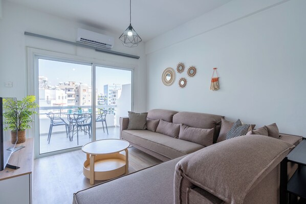 Citrus 3-BR Apt. & Balcony in Larnaca, Larnaca: Hotel Reviews, Rooms ...