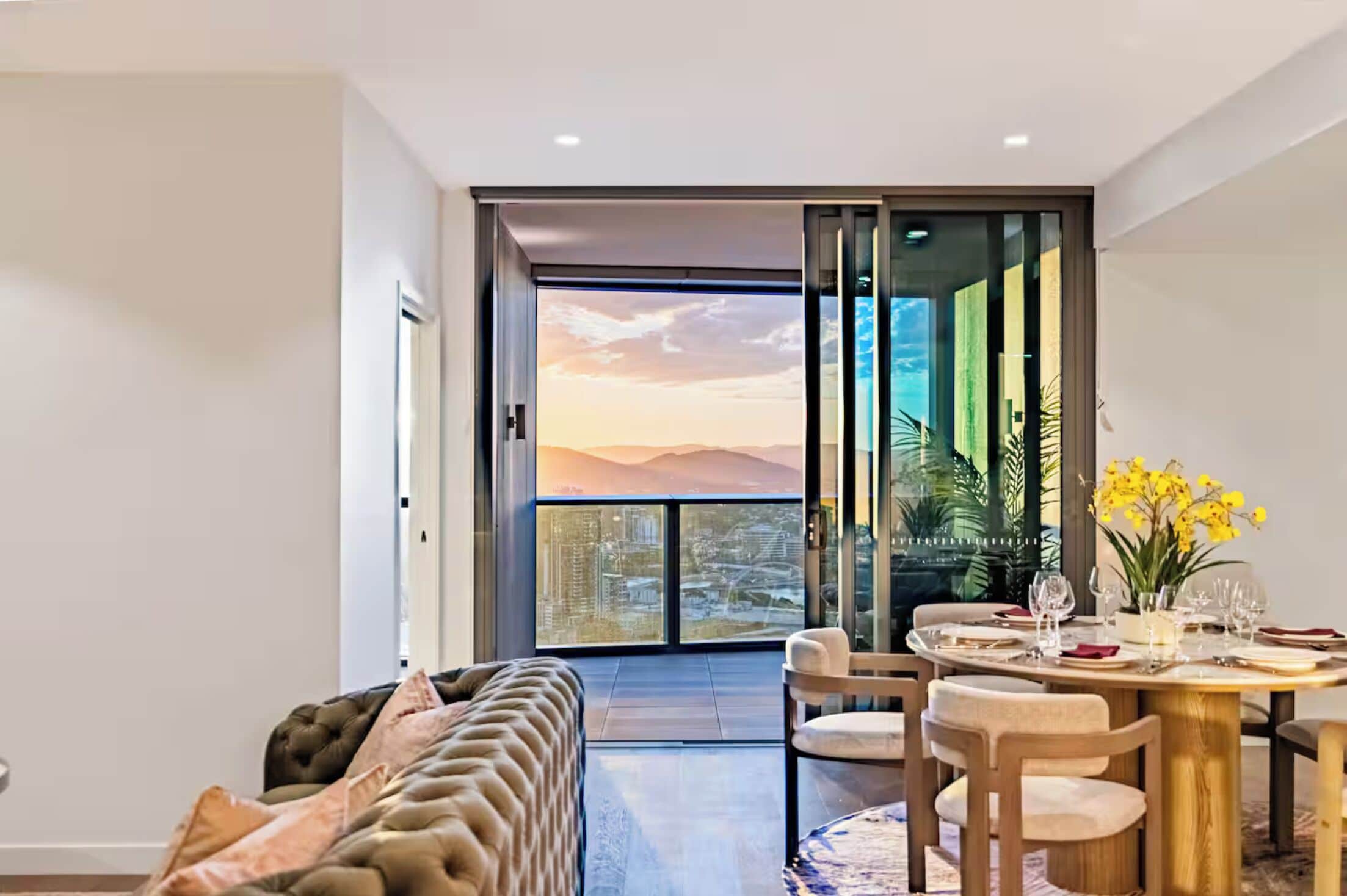 Luxury Riverview 3 Bed Apt W/carpark - Spring Hill