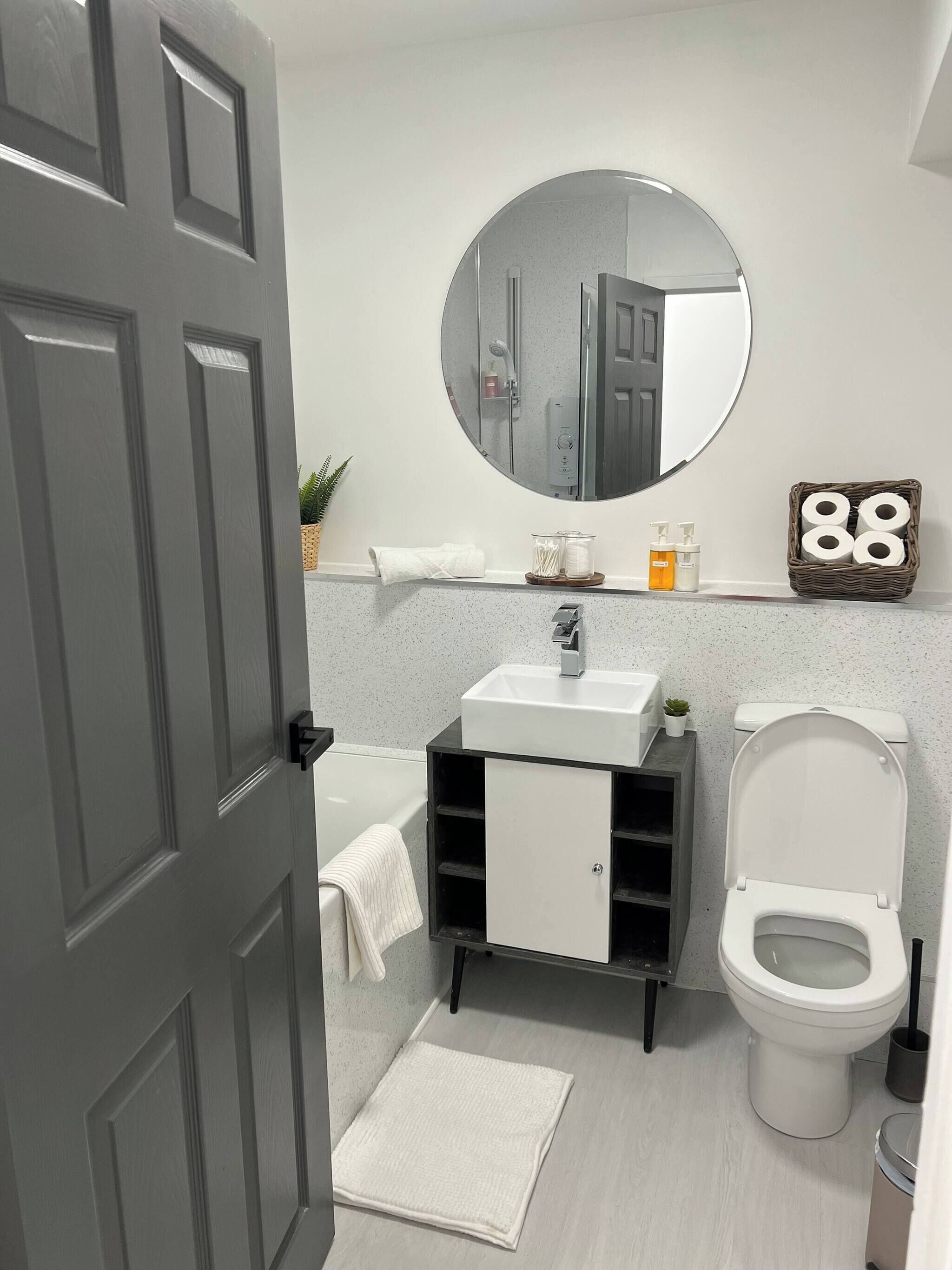 Apartamento, 2 quartos, vista para a cidade | Banheiro