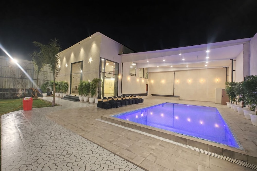 Dornix By Housiify - Delhi