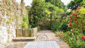 Suite-Estúdio | Vista para o jardim