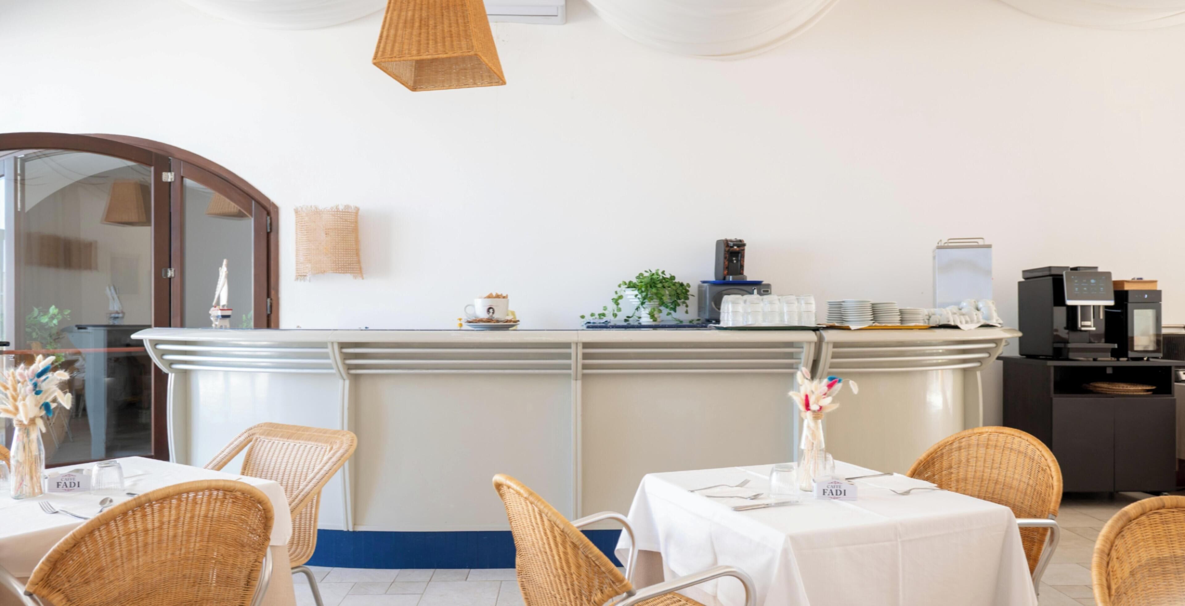 Café da manhã com buffet grátis todos os dias