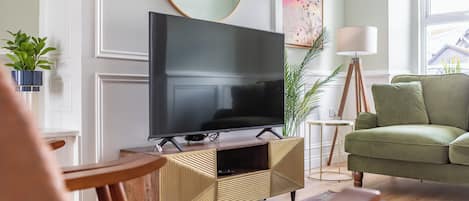Casa de Luxo | Sala de estar | Smart TV de 52 polegadas com canais digitais, Netflix
