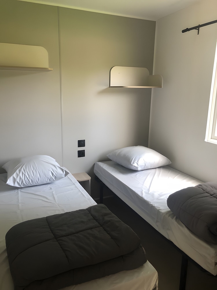 Mobile Home 'Vallons 53' with Shared Pool and Terrace Reviews, Deals ...