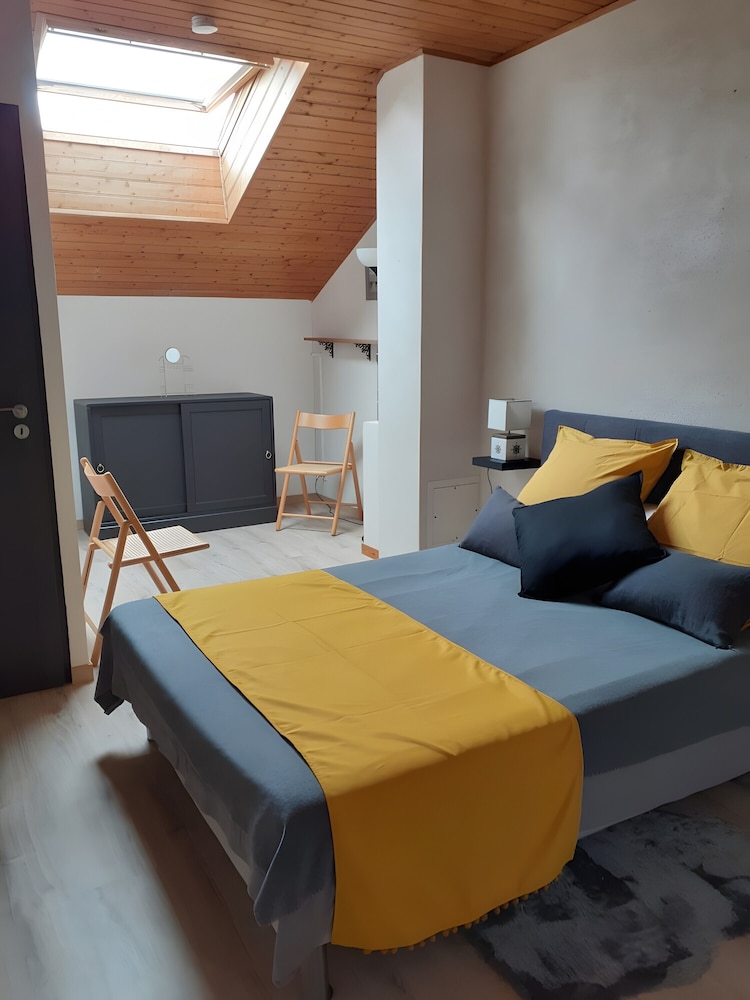 Apartment 'Le Cormoran' with South-Facing Balcony, Steps from the ...