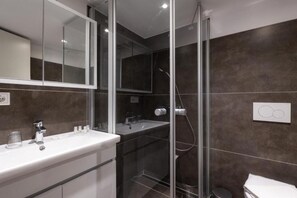 Hotel Johannisberg, Bad Homburg v.d. Hoehe: Hotel Reviews, Rooms ...